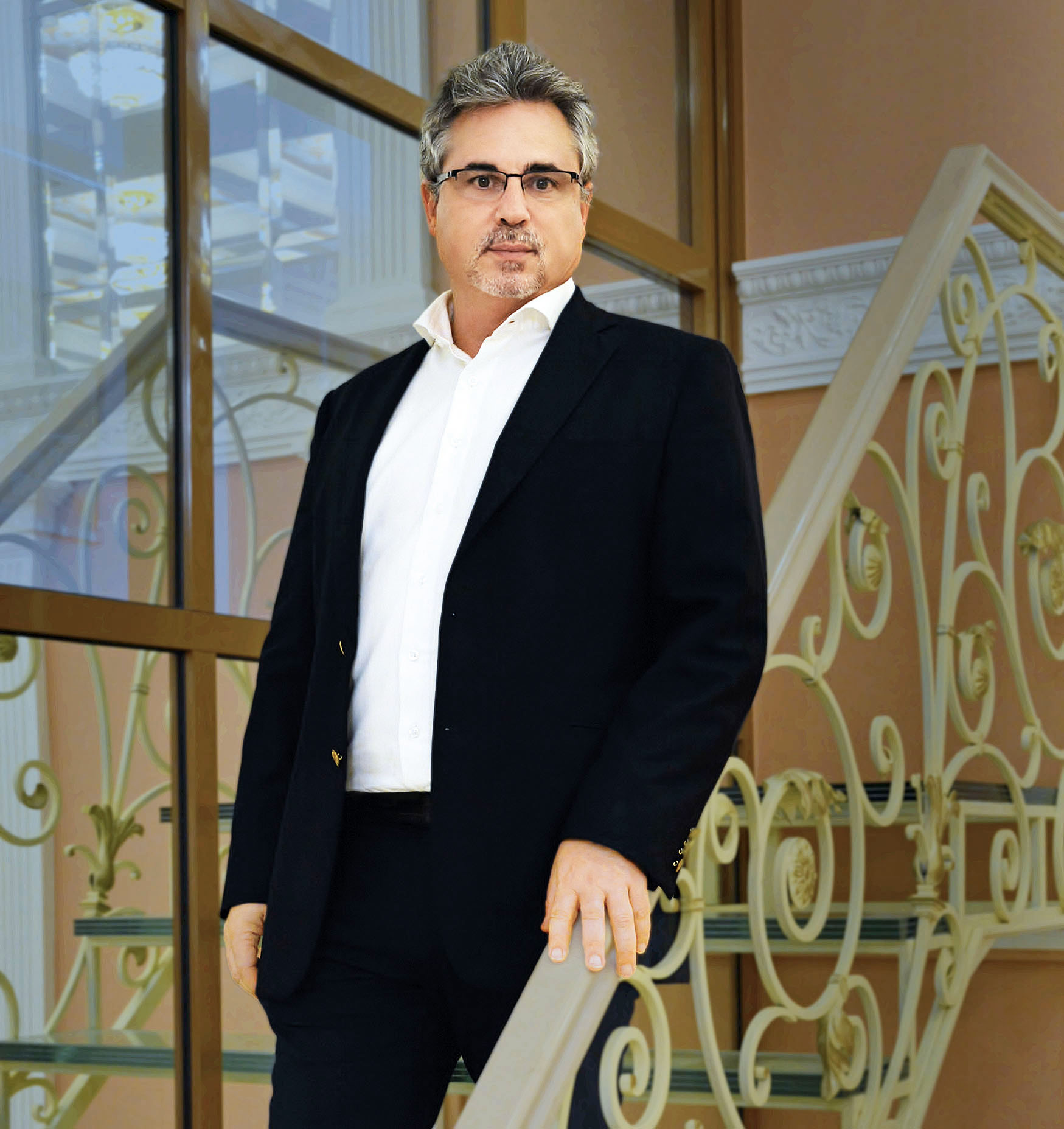 Команда, основатель Нури Катц — Apex Capital Partners